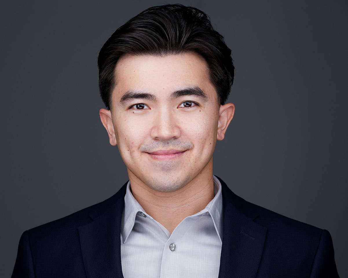 Professional Headshot Trends in 2026: What Executives Are Choosing Now ...